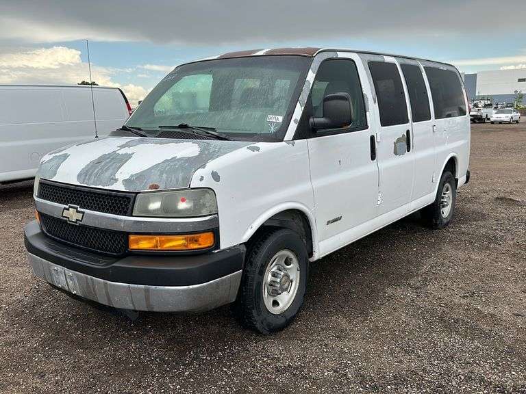 2003 Chevrolet Express 2500 RWD Passenger Van - Roller Auctions