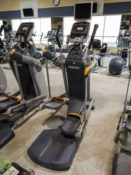 Precor AMT 100I Elliptical With Cardio Theater Screen - Roller Auctions