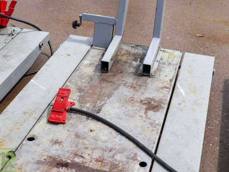 Handy Air Lift 2031 Pneumatic Motorcycle Lift - Roller Auctions