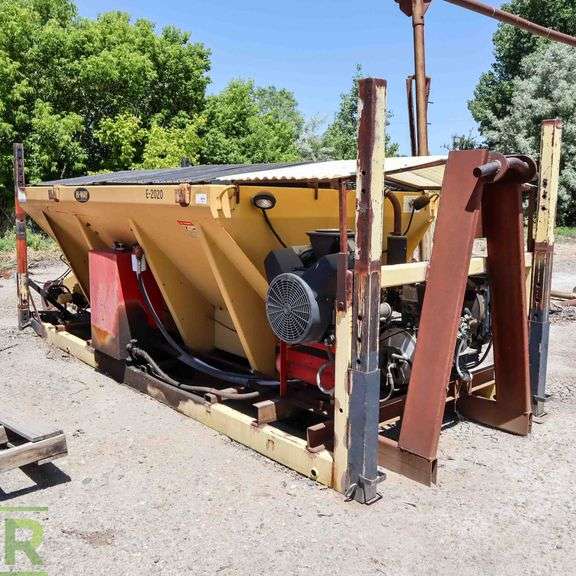 Hi-Way E2020 Sander / Spreader With Isuzu Gas Engine - Roller Auctions