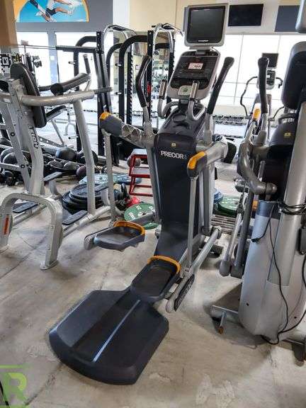 Precor AMT 100I Elliptical With Cardio Theater Screen - Roller Auctions