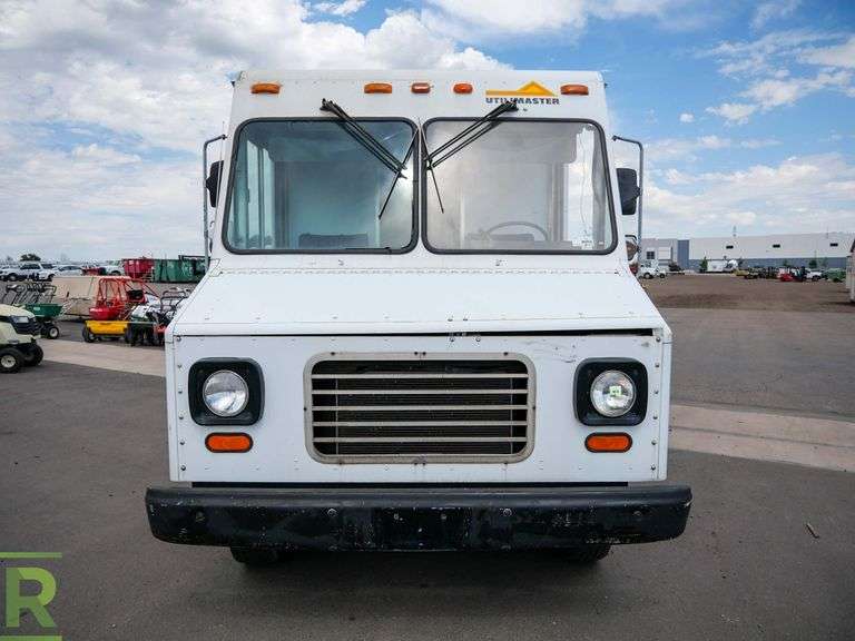 1986 GMC Utilimaster P3500 2WD Step Van - Roller Auctions