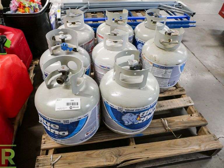 Pallet of Propane Tanks, 15Lbs - Roller Auctions