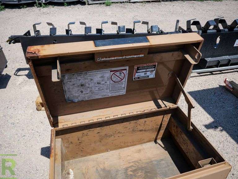 Knaack Model 32 Jobmaster Chest - Roller Auctions