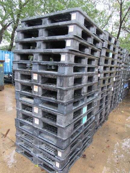 ULINE PLASTIC PALLETS, H-1211, 40X48, (14) PALLETS, BLACK - Rosen Systems