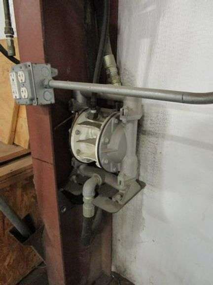 ALEMITE WASTE OIL HOSE REEL WITH PUMP MDL 7342, 1000-PSI, MOUNTED TO ...
