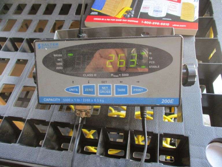 PLATFORM SCALE, APPROX. 4' X 4' WITH REMOTE DIGITAL READOUT, SALTER 200 ...