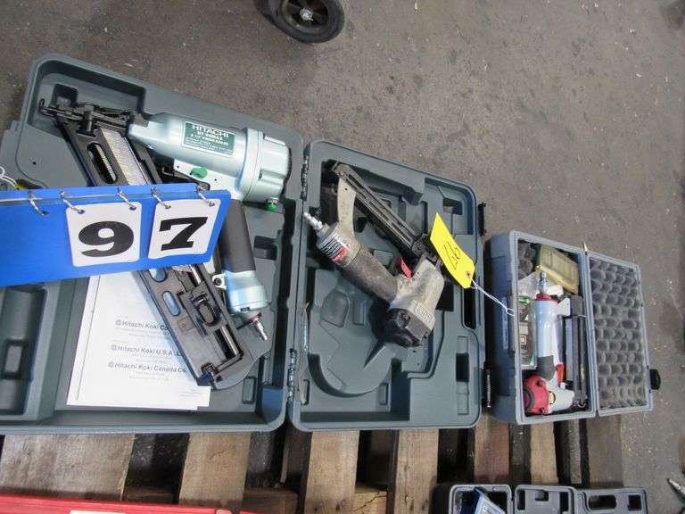 LOT (1) 2 1/2: FINISH NAILER, HITACHI NT65MA2 WITH CARRYING CASE, (1 ...