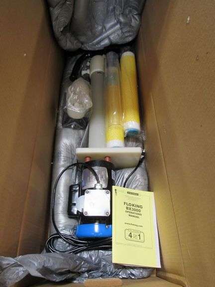 (1) PALLET, ASSORTED ITEMS INCLUDING PLASTIC CANVAS BAGS, (1) FLO KING ...