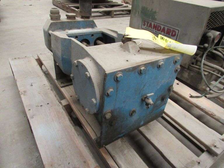 3-PISTON HYDRAULIC PUMP FMC BEAN, MODEL NO. L068T8, 35 GPM, NO CO ...