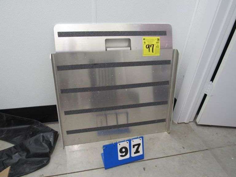 ALUMINUM CURB RAMP, MAGLINER, MDL ALCR, 750-LB CAPACITY, APPROX.. 27" X ...