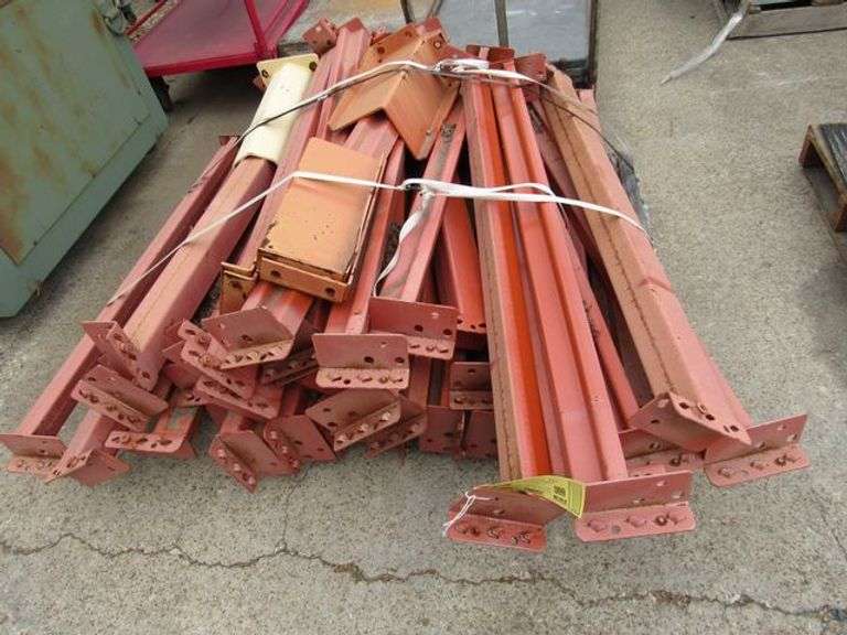 (1) PALLET, ASSORTED PALLET RACK ITEMS INCLUDING 4' BEAMS AND CORNER ...