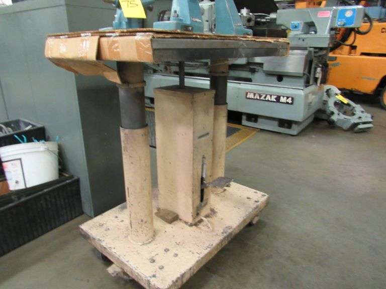 LEXCO HEAVY DUTY TOOLING BENCH W/ADJUSTABLE HEIGHT, 20" X 30", EMPTY ...