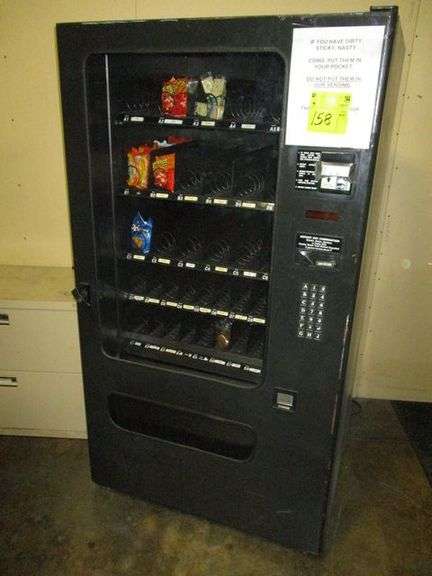 SNACK VENDING MACHINE, FSI MDL 3076 - Rosen Systems