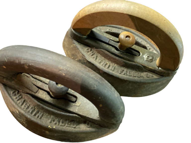 Vintage Primitive AC Williams Sad Iron - reSettled Life