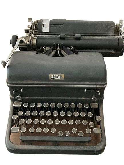 Vintage Royal Typewriter - reSettled Life