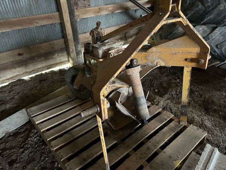 FMC 3pt pto ditcher - Schmid Auction