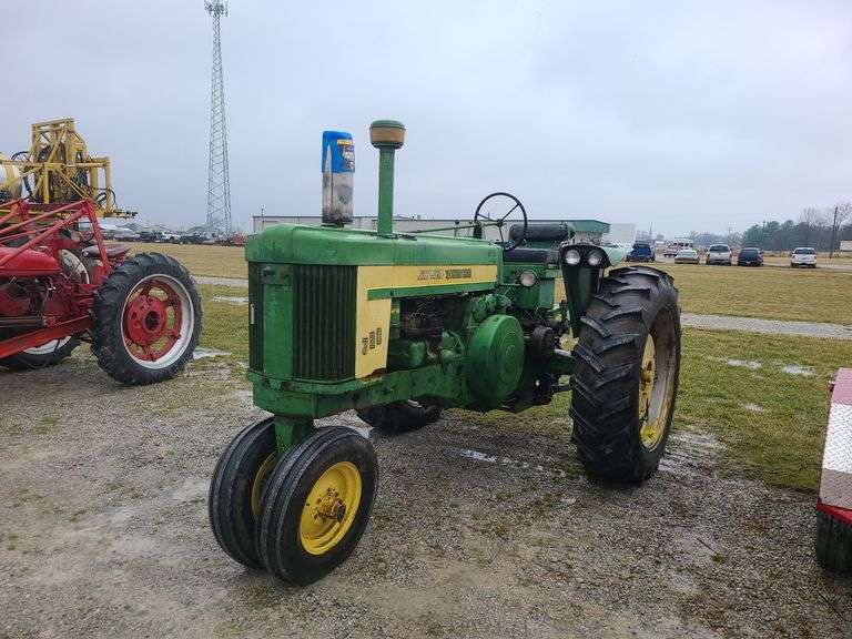 John Deere 720 tractor - Schmid Auction