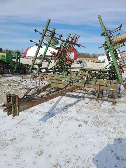 John Deere 27ft. Field cultivator, Danish tine with 3 bar Remlinger ...