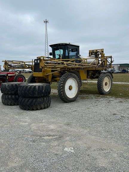 1999 854 AG CHEM Rogator sprayer, 3880 hours (lot 16 & 17 will close at ...