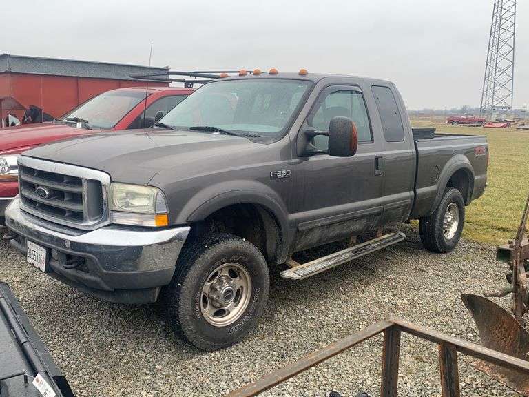 2003 Ford F250 Super Duty pickup truck 194,597 miles, 4wd Triton 5.4 ...