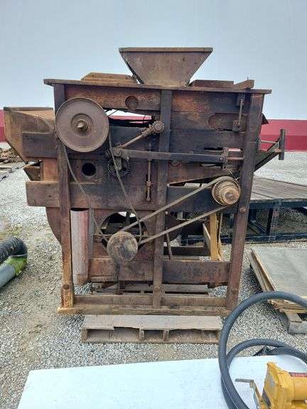 International fanning mill - Schmid Auction