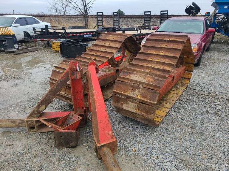 Massey Ferguson 6 roller tracks - Schmid Auction