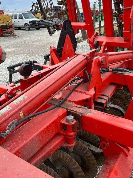 2013 Kuhn Krause 8000-30 Excelerator VT, 1-5 degree, hydraulic star ...