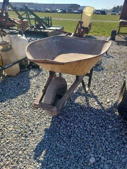 Wheel barrel - Schmid Auction