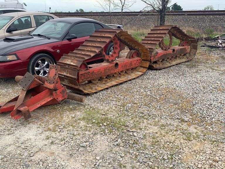 Massey Ferguson 6 roller Combine tracks. - Schmid Auction