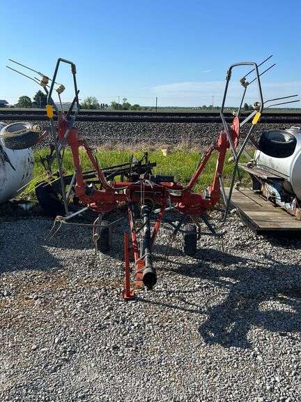 Rhino hay tedder, Model 405H, 4 basket, 540 pto, excellent condition, 4 ...