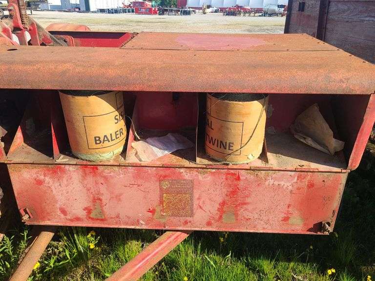 IH McCormick square baler, Model 46, s/n 16748-C - Schmid Auction