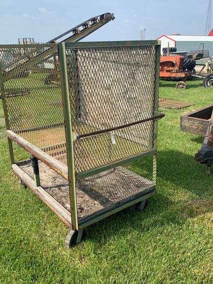 Roll around cart - Schmid Auction