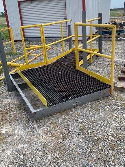 Industrial catwalk/platform bar grate flooring, on 6" x 2" channel ...