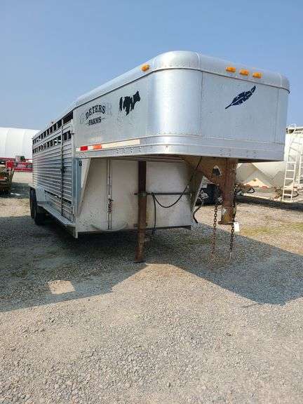 1995 Feather Lite 20' gooseneck livestock trailer, divider gate w ...