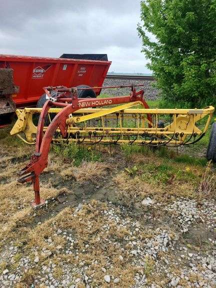 New Holland ROLLABAR 256 hay rake - Schmid Auction