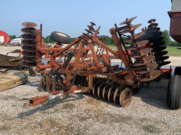 21' Bush hog disc, 4 brand new frame tires, 3 bar harrow, Tandem axle ...