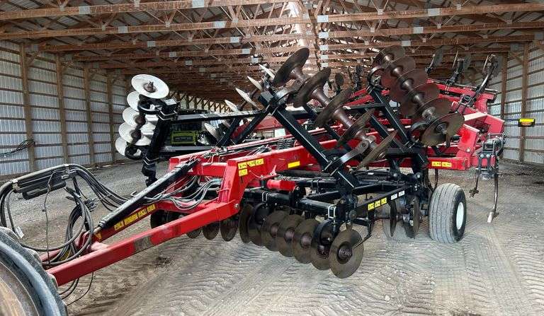 2014 Case IH 875 Disc-Ripper, 11 shank, 22.5 feet, spring reset ...