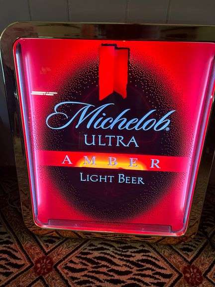 Michelob Ultra Amber Light Beer Light up sign, 24'' X 21'', works ...