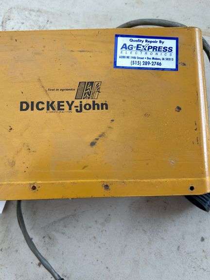 John Deere 7000 8-row planter, Dickey John monitor, trash whips, no ...