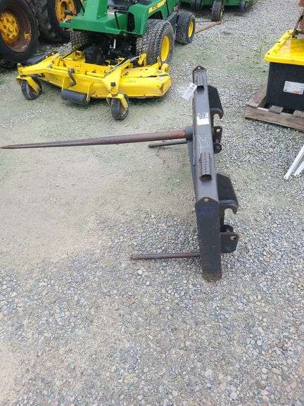 Gehl quick attach bale spear for skid steer - Schmid Auction