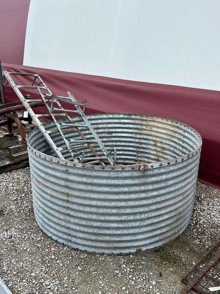 2 8' Grain bin ladders, 6' feed bulk bin ring. - Schmid Auction