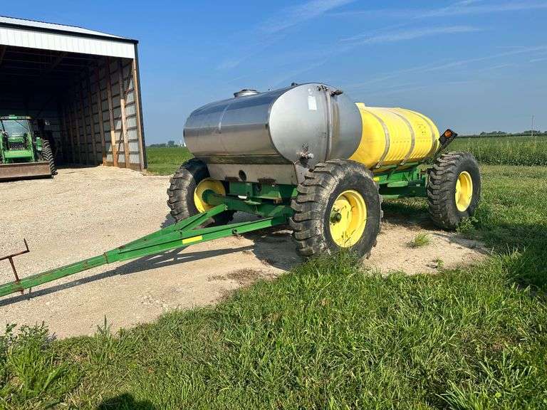 Yetter all steer cart w/dual tanks, 1000 gal poly & 800 gal stainless ...