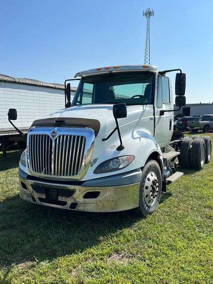 2013 International ProStar day cab semi, Maxxforce engine, 10 speed ...