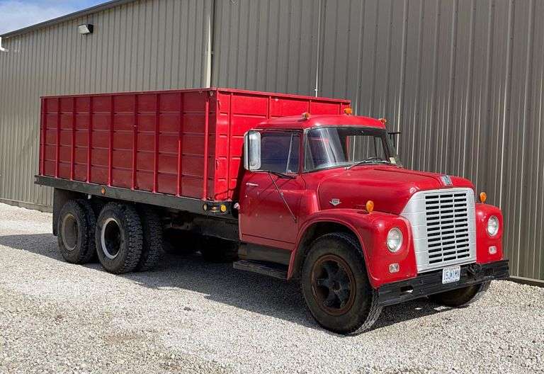 1966 International 1700 grain truck - Schneider Auctioneers LLC