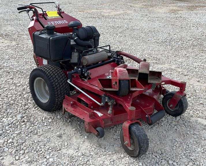 Ferris FW35 walk behind mower - Schneider Auctioneers LLC