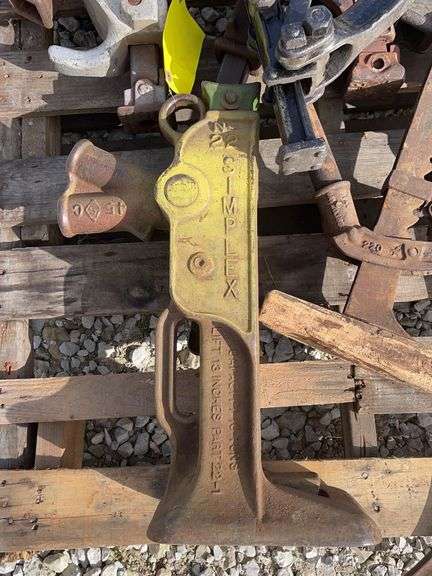 7 antique railroad jacks - Schneider Auctioneers LLC