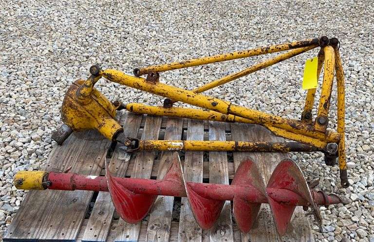 Danuser model FA 3 pt post hole digger - Schneider Auctioneers LLC