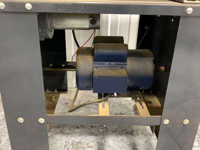 Woodmaster model W-712 12" planer - Schneider Auctioneers LLC