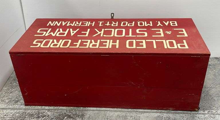 Vintage wooden cattle show box - Schneider Auctioneers LLC